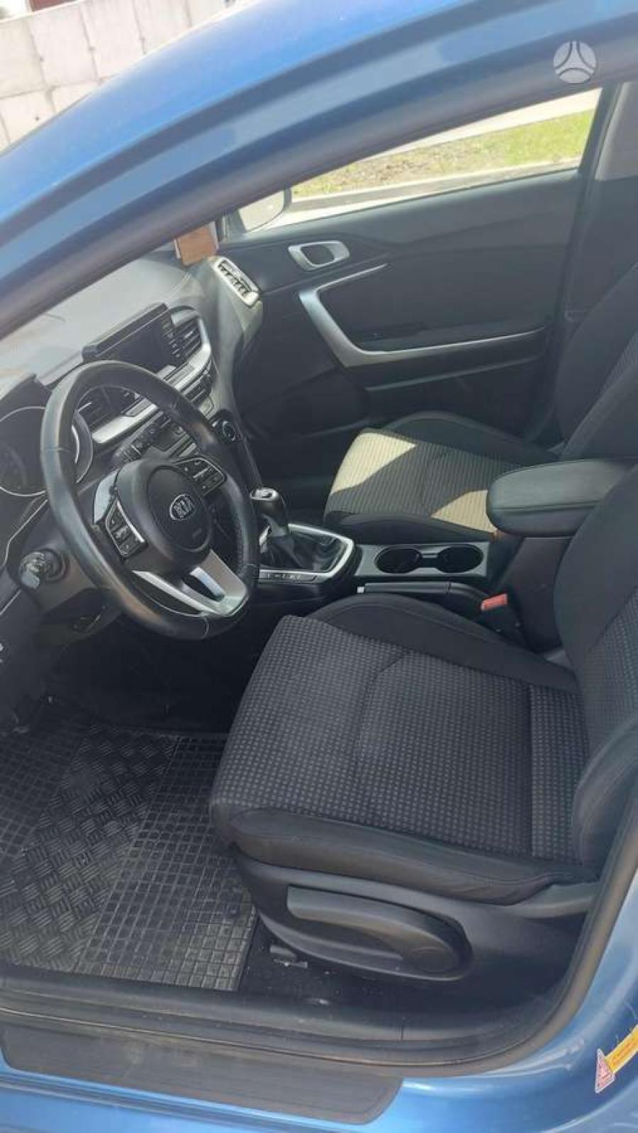 Blue Kia Ceed 2020 in Vilnius, with an engine capacity of 1.60 L and mileage of 180 thousand km for 4800 €, photo 9 on AUTOMOTO.COM.LV