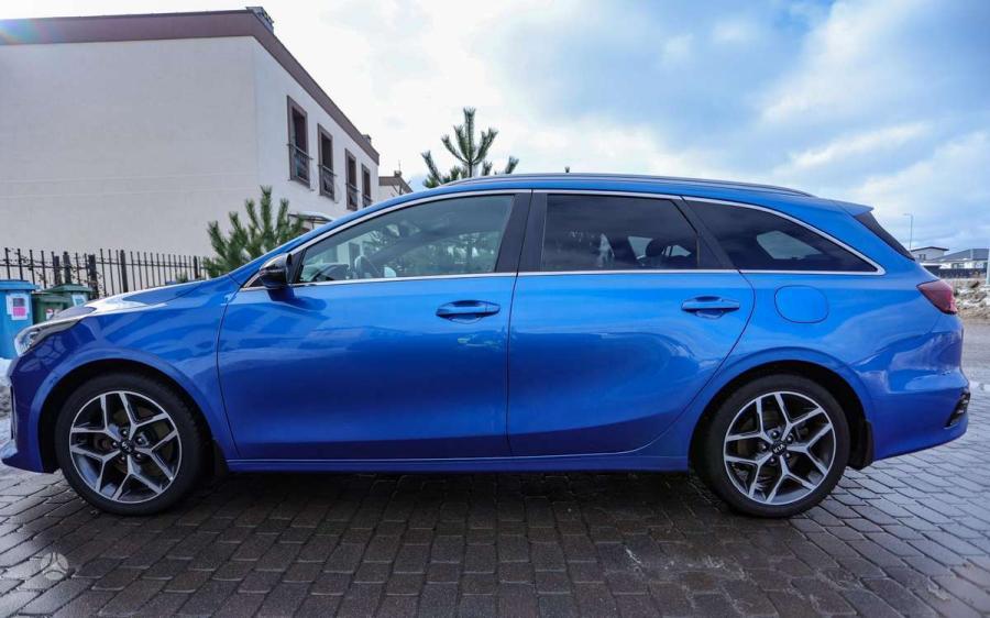 Blue Kia Ceed 2021 in Kaunas, with an engine capacity of 1.35 L and mileage of 78 thousand km for 17000 €, photo 4 on AUTOMOTO.COM.LV