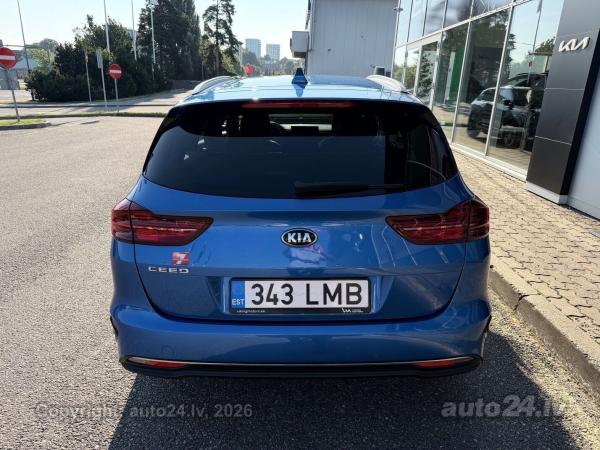 Blue Kia Ceed 2021 in Tallinn, with an engine capacity of 1.40 L and mileage of 89 thousand km for 14900 €, photo 3 on AUTOMOTO.COM.LV