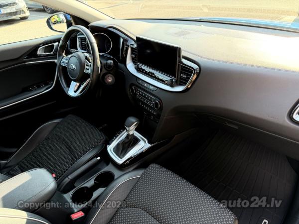 Blue Kia Ceed 2021 in Tallinn, with an engine capacity of 1.40 L and mileage of 89 thousand km for 14900 €, photo 4 on AUTOMOTO.COM.LV
