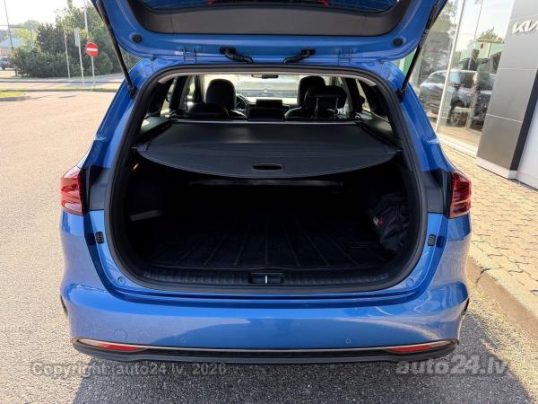 Blue Kia Ceed 2021 in Tallinn, with an engine capacity of 1.40 L and mileage of 89 thousand km for 14900 €, photo 6 on AUTOMOTO.COM.LV