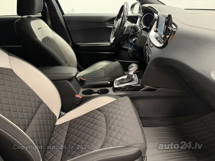 Blue Kia Ceed 2021 in Tallinn, with an engine capacity of 1.50 L and mileage of 97 thousand km for 14900 €, photo 15 on AUTOMOTO.COM.LV