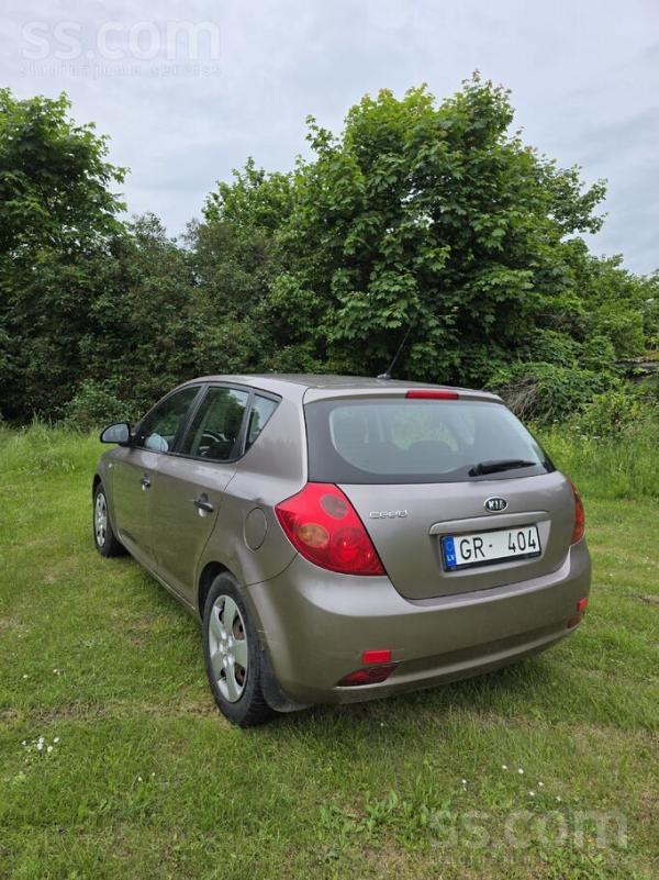 Brūns Kia Ceed 2007 Dobele, ar dzinēja tilpumu 1.40 L un nobraukumu 181 tūkst. km par 1280 €, foto 4 vietnē AUTOMOTO.COM.LV