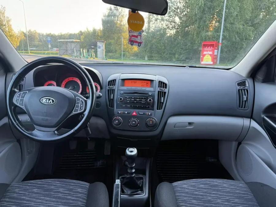 Brown Kia Ceed 2007 in Riga, with an engine capacity of 1.40 L and mileage of 320 thousand km for 1600 €, photo 8 on AUTOMOTO.COM.LV