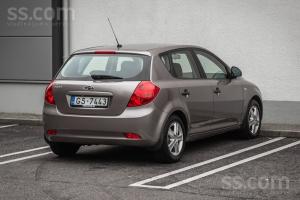 Brūns Kia Ceed 2007 Rīga, ar dzinēja tilpumu 1.60 L un nobraukumu 266 tūkst. km par 2750 €, foto 5 vietnē AUTOMOTO.COM.LV