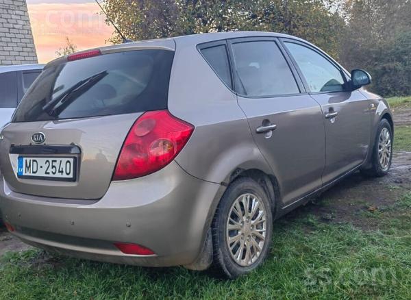 Brūns Kia Ceed 2007 Liepāja, ar dzinēja tilpumu 1.60 L un nobraukumu 383 tūkst. km par 600 €, foto 5 vietnē AUTOMOTO.COM.LV