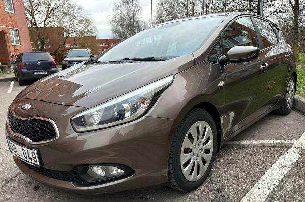 Brūns Kia Ceed 2013 Klaipėda, ar dzinēja tilpumu 1.40 L un nobraukumu 186 tūkst. km par 4250 €, foto 2 vietnē AUTOMOTO.COM.LV
