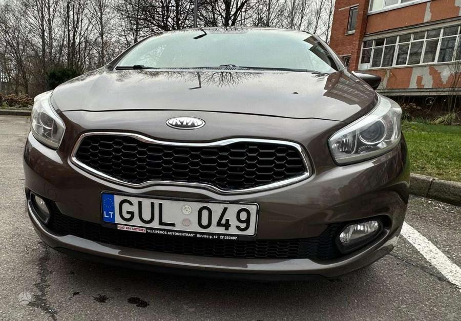 Brūns Kia Ceed 2013 Klaipėda, ar dzinēja tilpumu 1.40 L un nobraukumu 186 tūkst. km par 4250 €, foto 3 vietnē AUTOMOTO.COM.LV