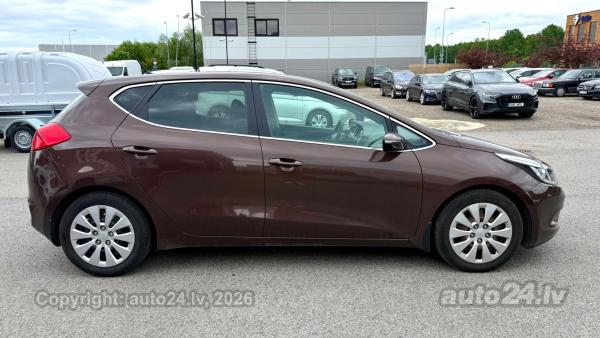 Brown Kia Ceed 2013 in Tallinn, with an engine capacity of 1.60 L and mileage of 163 thousand km for 5990 €, photo 2 on AUTOMOTO.COM.LV