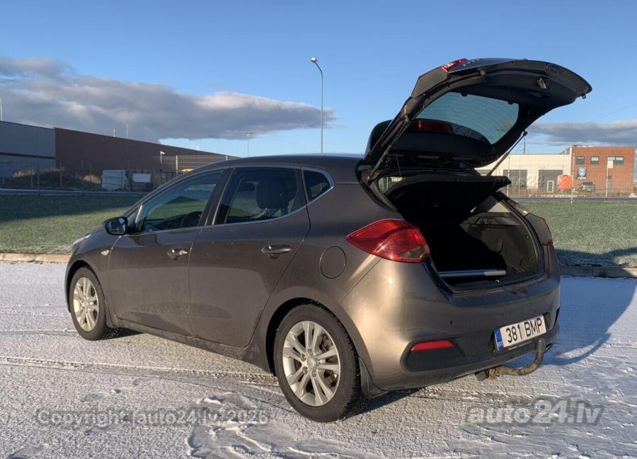 Brown Kia Ceed 2014 in Tallinn, with an engine capacity of 1.60 L and mileage of 199 thousand km for 5490 €, photo 6 on AUTOMOTO.COM.LV