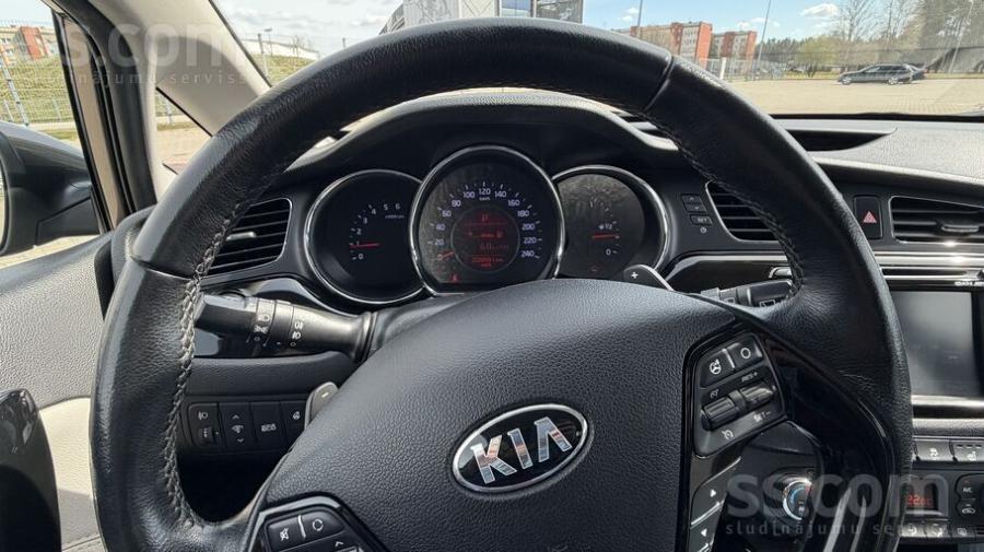 Brown Kia Ceed 2014 in Valmiera, with an engine capacity of 1.60 L and mileage of 210 thousand km for 5900 €, photo 6 on AUTOMOTO.COM.LV