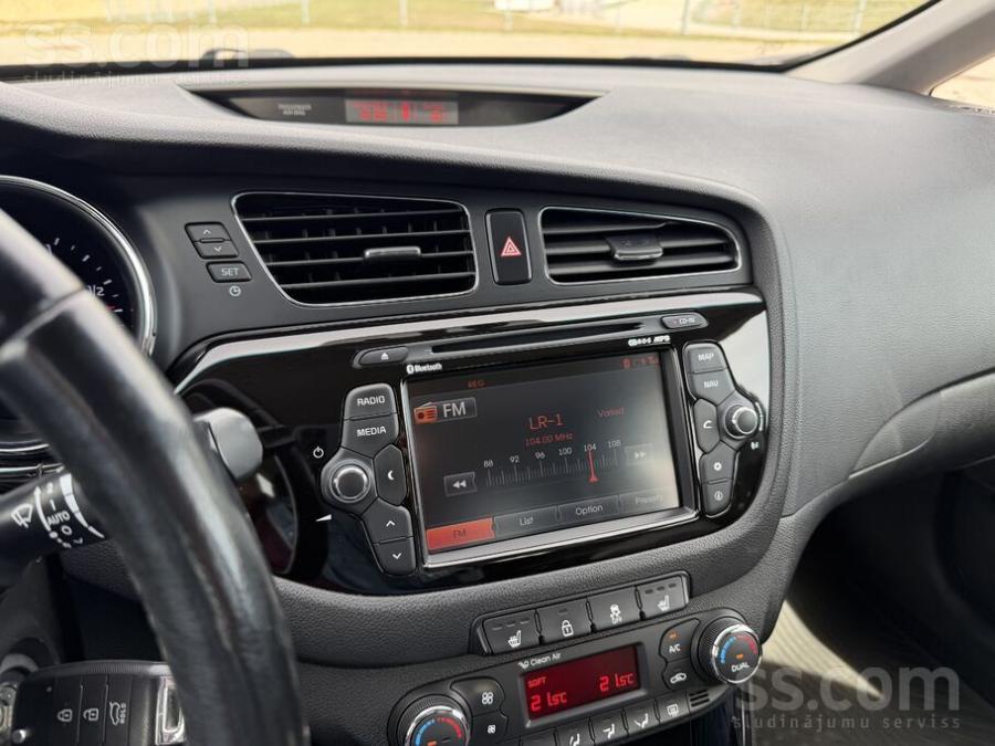 Brown Kia Ceed 2014 in Valmiera, with an engine capacity of 1.60 L and mileage of 210 thousand km for 5900 €, photo 12 on AUTOMOTO.COM.LV