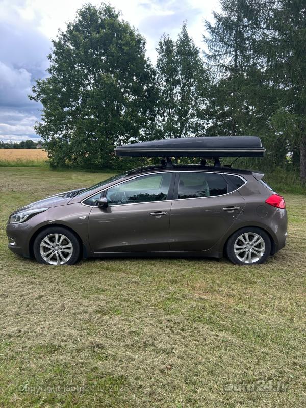 Brown Kia Ceed 2014 in Tallinn, with an engine capacity of 1.60 L and mileage of 218 thousand km for 5500 €, photo 5 on AUTOMOTO.COM.LV