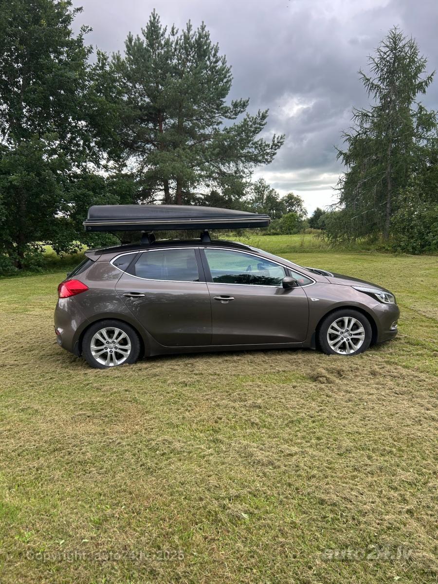 Brown Kia Ceed 2014 in Tallinn, with an engine capacity of 1.60 L and mileage of 218 thousand km for 5500 €, photo 5 on AUTOMOTO.COM.LV