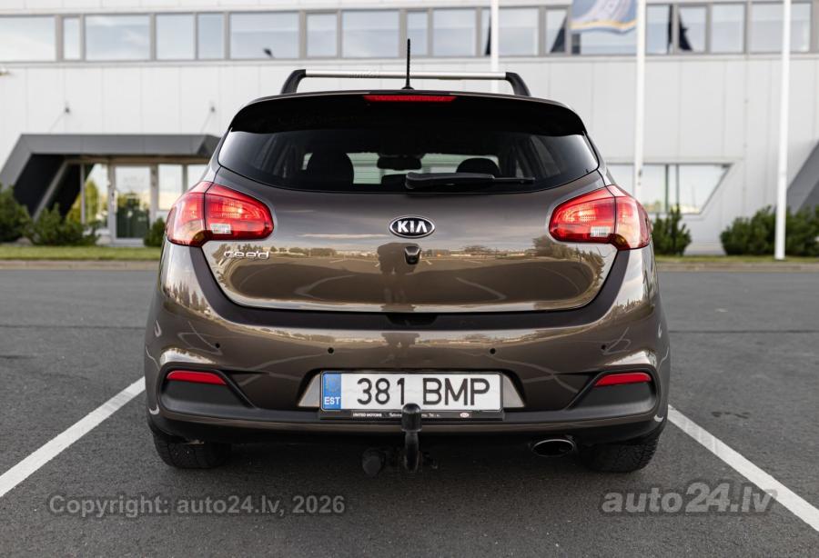 Brown Kia Ceed 2014 in Tallinn, with an engine capacity of 1.60 L and mileage of 218 thousand km for 4990 €, photo 4 on AUTOMOTO.COM.LV
