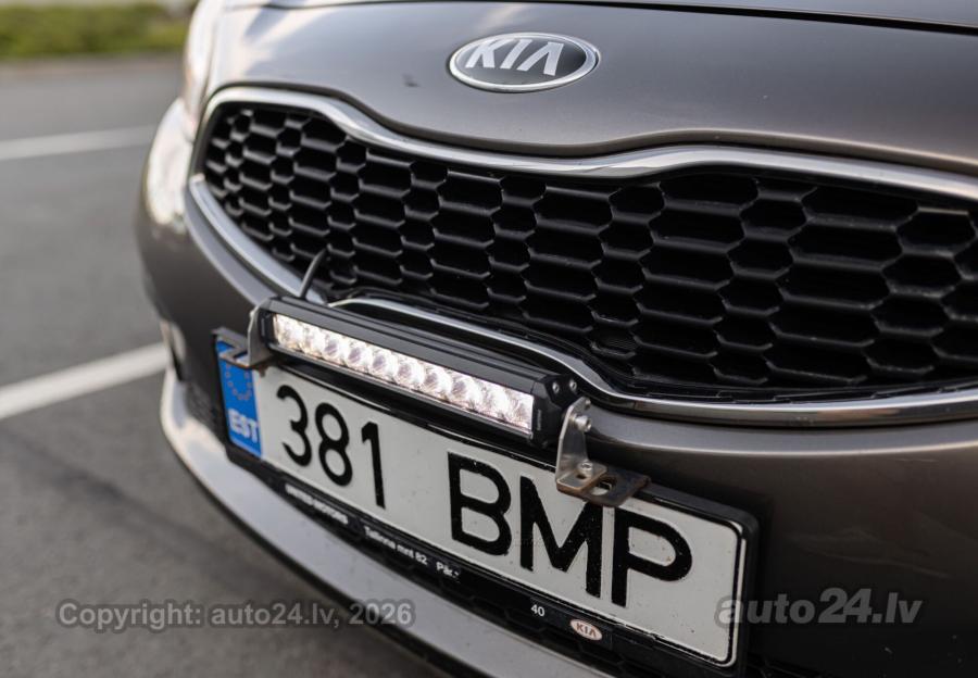 Brown Kia Ceed 2014 in Tallinn, with an engine capacity of 1.60 L and mileage of 218 thousand km for 4990 €, photo 8 on AUTOMOTO.COM.LV