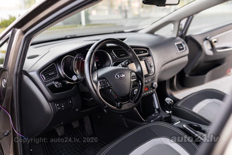 Brown Kia Ceed 2014 in Tallinn, with an engine capacity of 1.60 L and mileage of 218 thousand km for 4990 €, photo 15 on AUTOMOTO.COM.LV