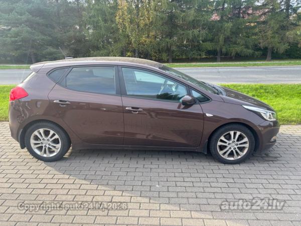 Brown Kia Ceed 2014 in Tartu, with an engine capacity of 1.60 L and mileage of 118 thousand km for 5999 €, photo 3 on AUTOMOTO.COM.LV