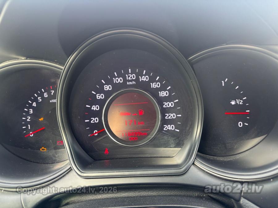 Brown Kia Ceed 2014 in Tartu, with an engine capacity of 1.60 L and mileage of 118 thousand km for 5999 €, photo 8 on AUTOMOTO.COM.LV