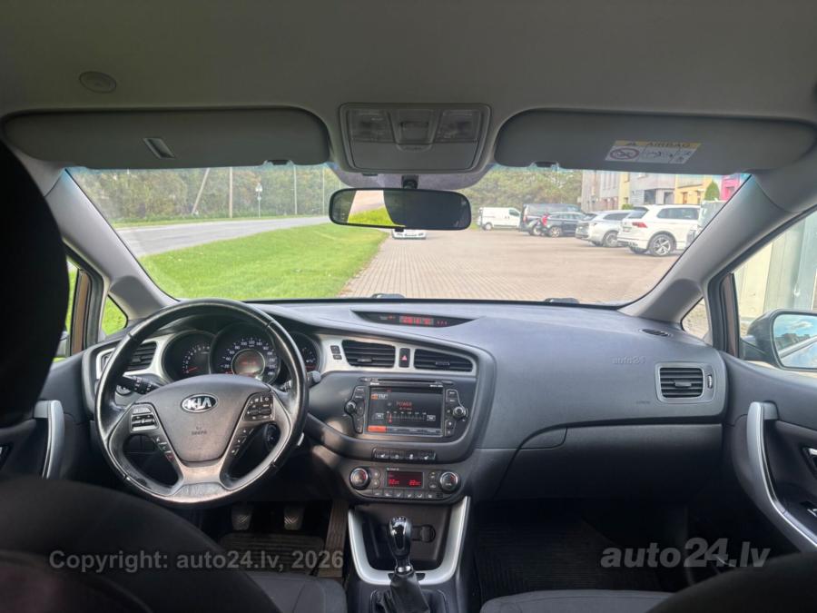 Brown Kia Ceed 2014 in Tartu, with an engine capacity of 1.60 L and mileage of 118 thousand km for 5999 €, photo 9 on AUTOMOTO.COM.LV