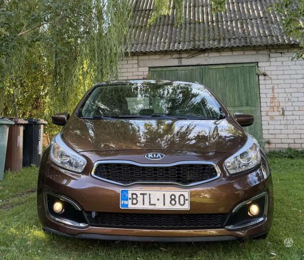 Brūns Kia Ceed 2015 Radviliškis, ar dzinēja tilpumu 1.00 L un nobraukumu 241 tūkst. km par 3750 €, foto 3 vietnē AUTOMOTO.COM.LV