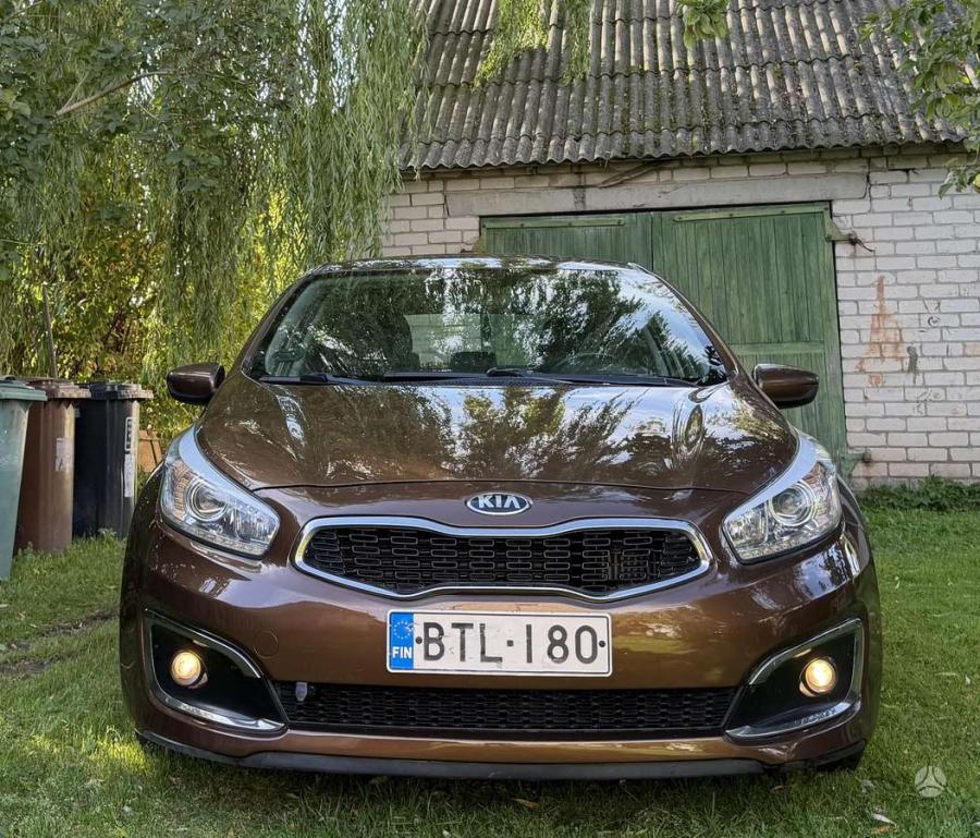 Brūns Kia Ceed 2015 Radviliškis, ar dzinēja tilpumu 1.00 L un nobraukumu 241 tūkst. km par 3750 €, foto 4 vietnē AUTOMOTO.COM.LV