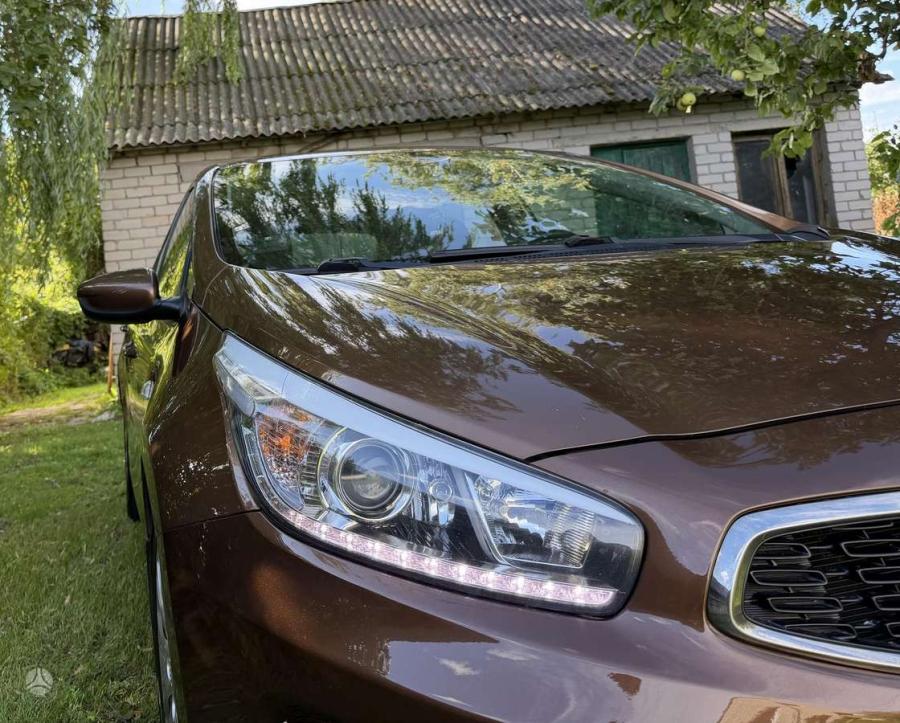 Brūns Kia Ceed 2015 Radviliškis, ar dzinēja tilpumu 1.00 L un nobraukumu 241 tūkst. km par 3750 €, foto 9 vietnē AUTOMOTO.COM.LV