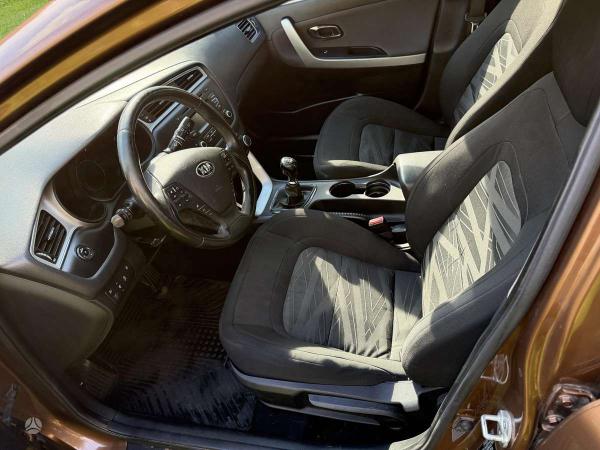 Brūns Kia Ceed 2015 Radviliškis, ar dzinēja tilpumu 1.00 L un nobraukumu 241 tūkst. km par 3750 €, foto 9 vietnē AUTOMOTO.COM.LV