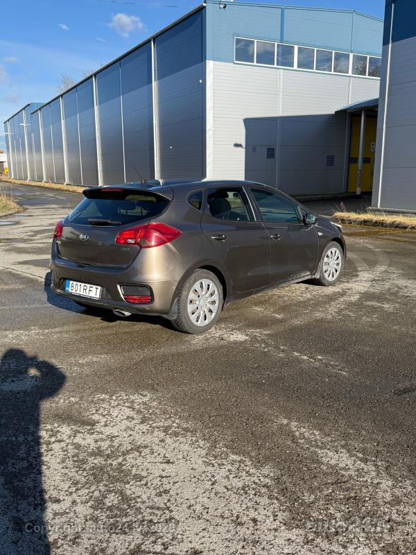 Brown Kia Ceed 2017 in Tallinn, with an engine capacity of 1.60 L and mileage of 204 thousand km for 5500 €, photo 5 on AUTOMOTO.COM.LV