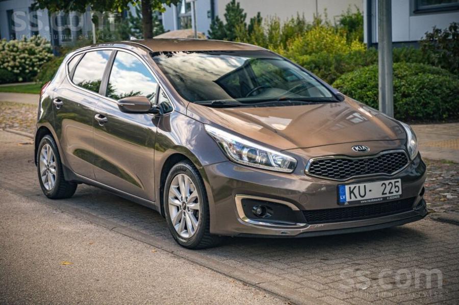 Brown Kia Ceed 2017 in Riga, with an engine capacity of 1.60 L and mileage of 292 thousand km for 5990 €, photo 4 on AUTOMOTO.COM.LV