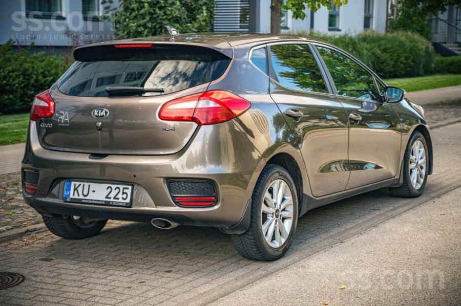 Brown Kia Ceed 2017 in Riga, with an engine capacity of 1.60 L and mileage of 292 thousand km for 5990 €, photo 5 on AUTOMOTO.COM.LV