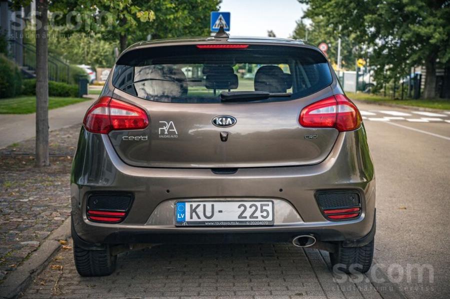 Brown Kia Ceed 2017 in Riga, with an engine capacity of 1.60 L and mileage of 292 thousand km for 5990 €, photo 6 on AUTOMOTO.COM.LV