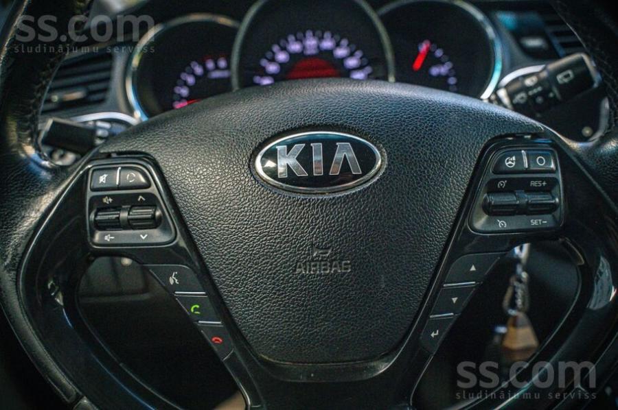Brown Kia Ceed 2017 in Riga, with an engine capacity of 1.60 L and mileage of 292 thousand km for 5990 €, photo 19 on AUTOMOTO.COM.LV