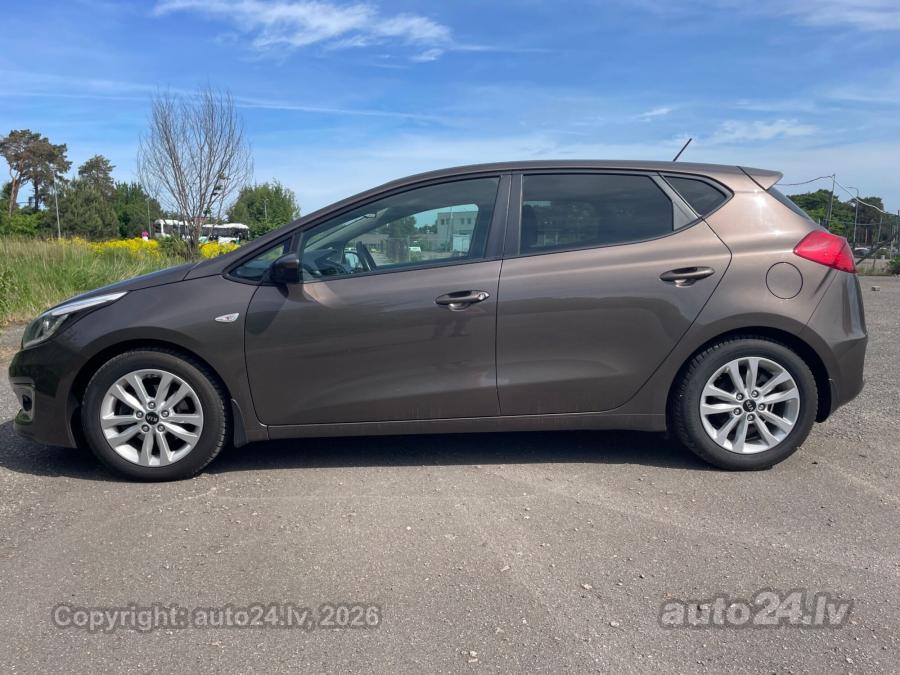 Brown Kia Ceed 2018 in Tallinn, with an engine capacity of 1.60 L and mileage of 153 thousand km for 7990 €, photo 8 on AUTOMOTO.COM.LV