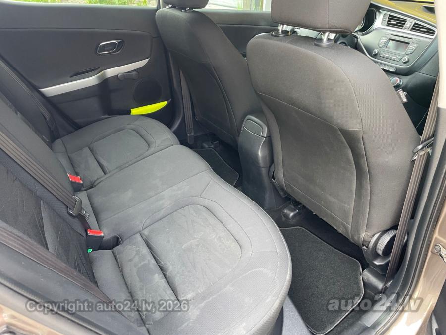 Brown Kia Ceed 2018 in Tallinn, with an engine capacity of 1.60 L and mileage of 153 thousand km for 7990 €, photo 12 on AUTOMOTO.COM.LV