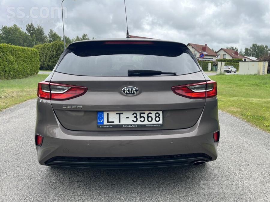 Brown Kia Ceed 2018 in Riga, with an engine capacity of 1.60 L and mileage of 148 thousand km for 7450 €, photo 7 on AUTOMOTO.COM.LV