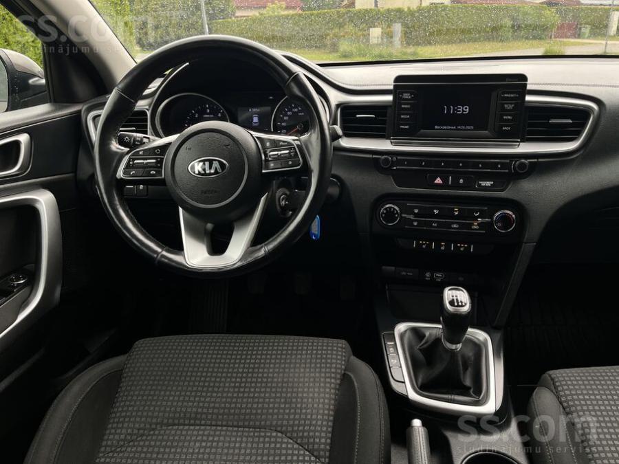 Brown Kia Ceed 2018 in Riga, with an engine capacity of 1.60 L and mileage of 148 thousand km for 7450 €, photo 8 on AUTOMOTO.COM.LV