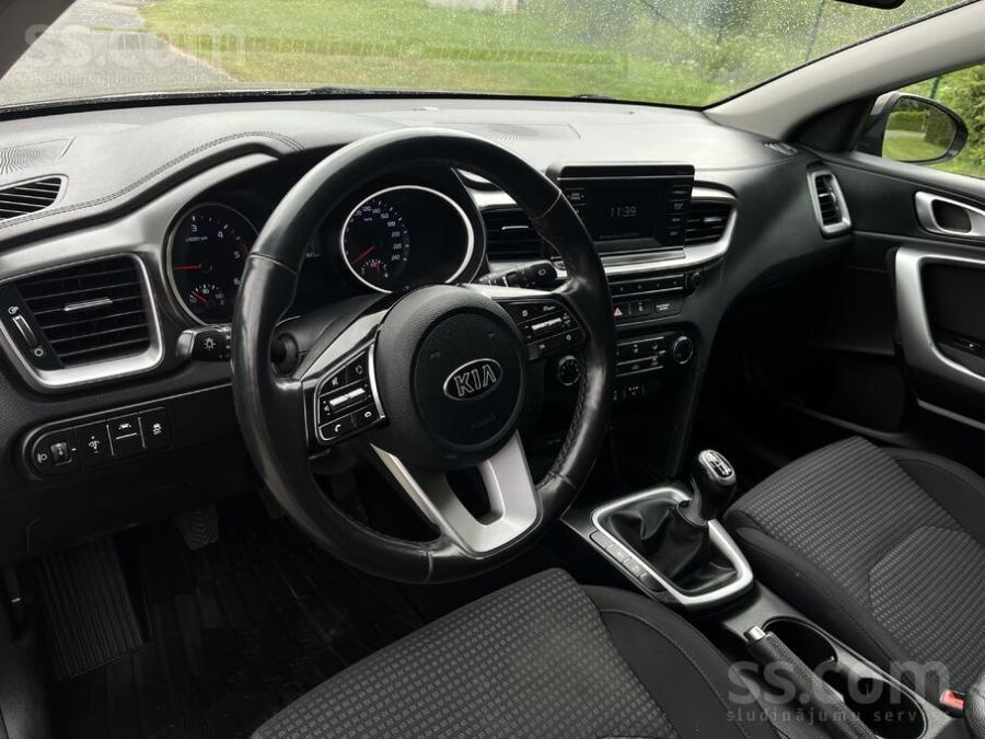 Brown Kia Ceed 2018 in Riga, with an engine capacity of 1.60 L and mileage of 148 thousand km for 7450 €, photo 9 on AUTOMOTO.COM.LV
