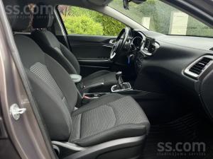 Brown Kia Ceed 2018 in Riga, with an engine capacity of 1.60 L and mileage of 148 thousand km for 7450 €, photo 12 on AUTOMOTO.COM.LV