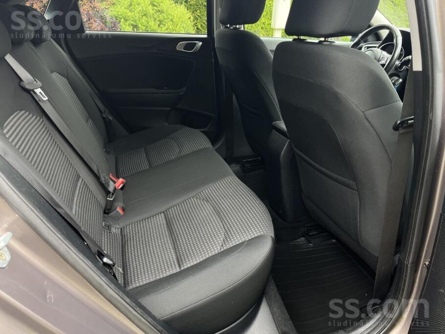 Brown Kia Ceed 2018 in Riga, with an engine capacity of 1.60 L and mileage of 148 thousand km for 7450 €, photo 13 on AUTOMOTO.COM.LV