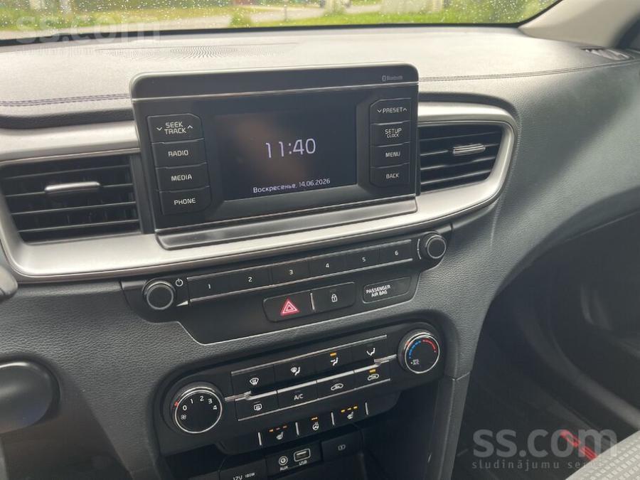 Brown Kia Ceed 2018 in Riga, with an engine capacity of 1.60 L and mileage of 148 thousand km for 7450 €, photo 16 on AUTOMOTO.COM.LV