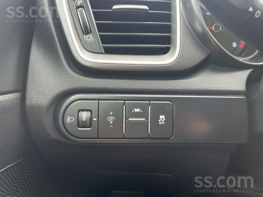 Brown Kia Ceed 2018 in Riga, with an engine capacity of 1.60 L and mileage of 148 thousand km for 7450 €, photo 18 on AUTOMOTO.COM.LV
