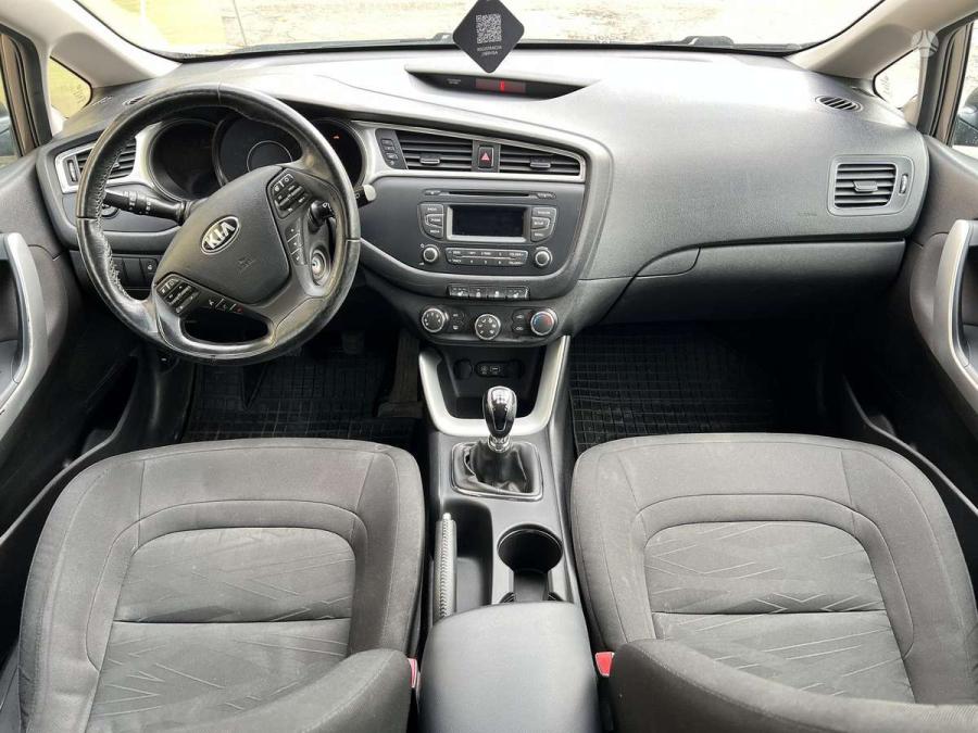 Brown Kia Ceed 2018 in Vilnius, with an engine capacity of 1.58 L and mileage of 203 thousand km for 4500 €, photo 10 on AUTOMOTO.COM.LV