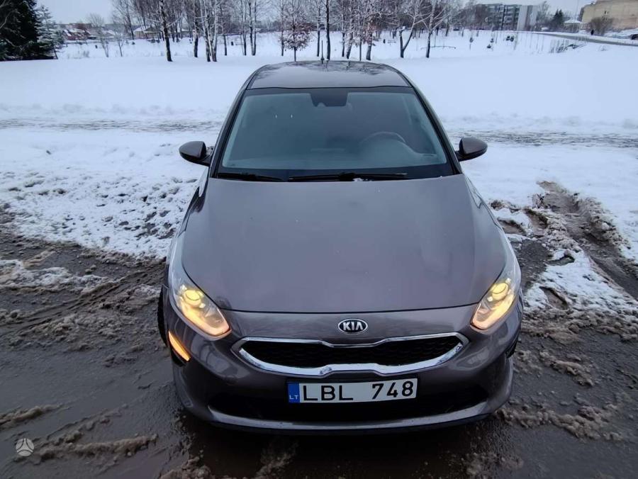 Brown Kia Ceed 2019 in Sirvintos, with an engine capacity of 1.35 L and mileage of 152 thousand km for 10500 €, photo 2 on AUTOMOTO.COM.LV