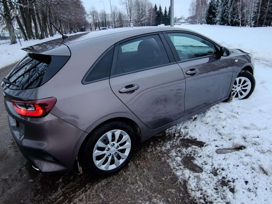 Brown Kia Ceed 2019 in Sirvintos, with an engine capacity of 1.35 L and mileage of 152 thousand km for 10500 €, photo 5 on AUTOMOTO.COM.LV