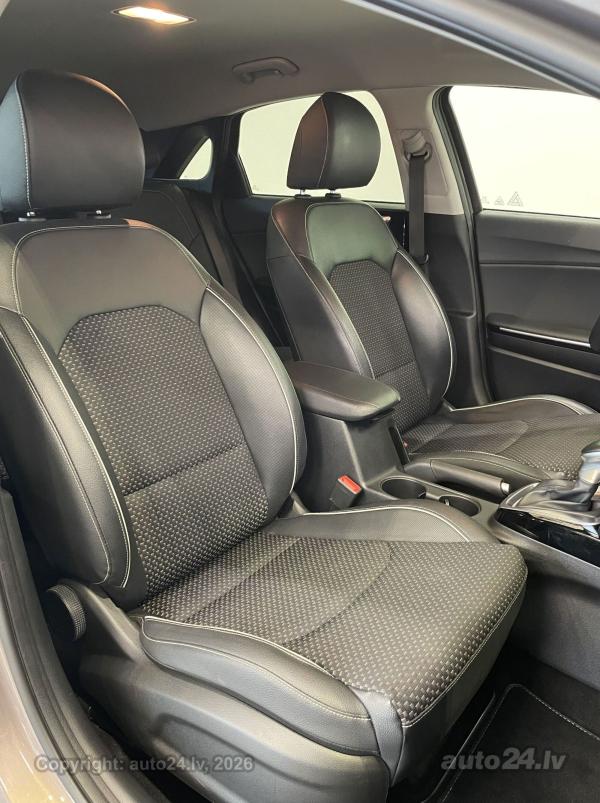 Brown Kia Ceed 2019 in Tallinn, with an engine capacity of 1.40 L and mileage of 94 thousand km for 12990 €, photo 10 on AUTOMOTO.COM.LV