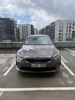 Brown Kia Ceed 2019 in Vilnius, with an engine capacity of 1.35 L and mileage of 77 thousand km for 11300 €, photo 3 on AUTOMOTO.COM.LV