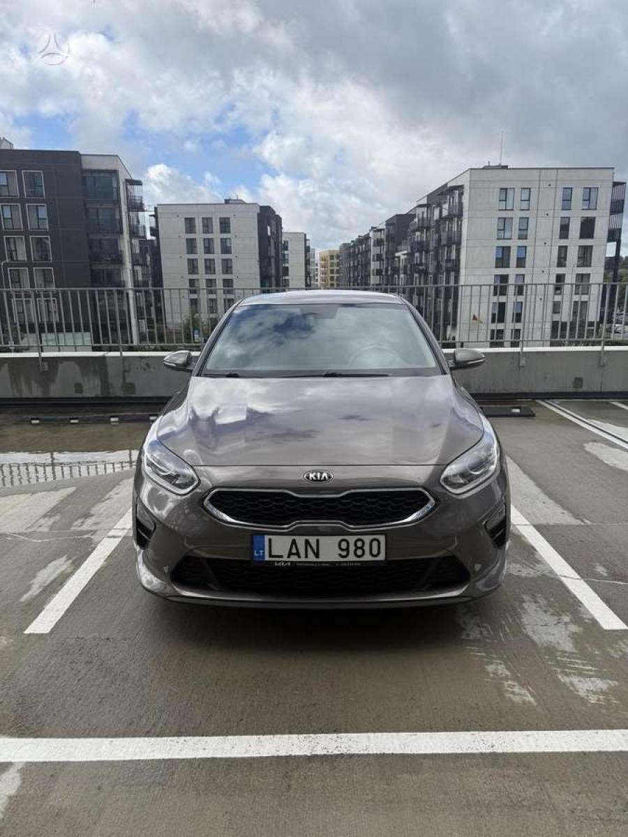 Brown Kia Ceed 2019 in Vilnius, with an engine capacity of 1.35 L and mileage of 77 thousand km for 11300 €, photo 3 on AUTOMOTO.COM.LV