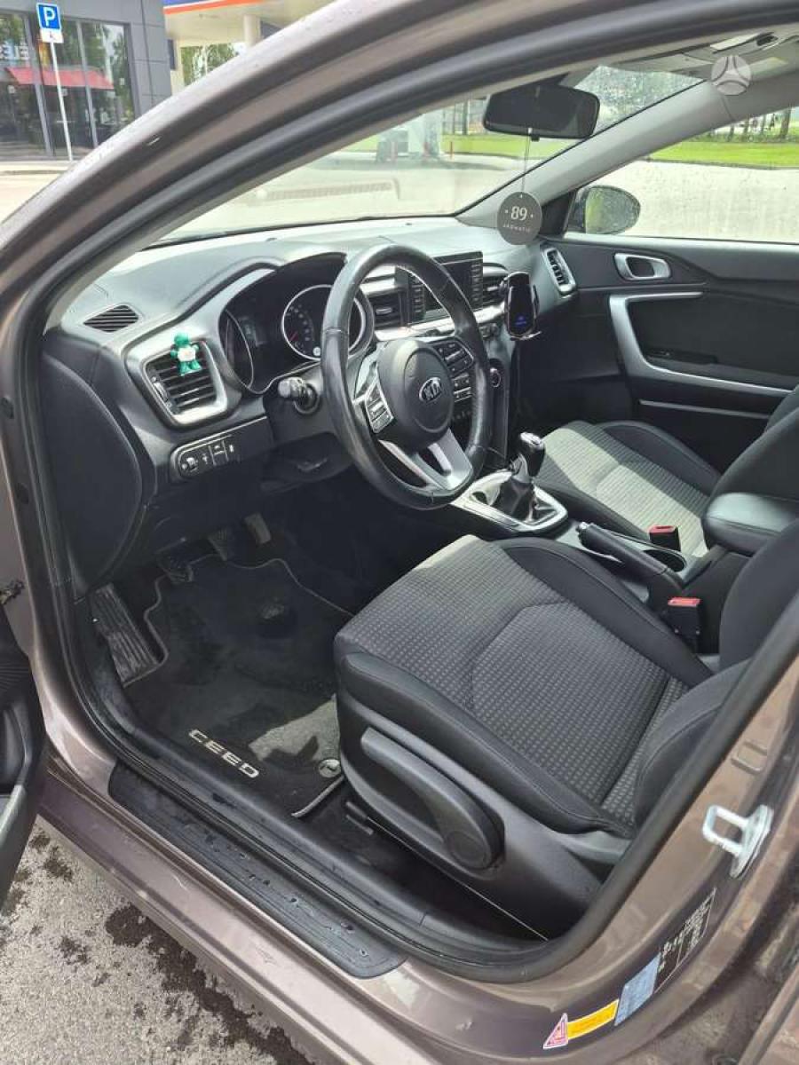 Brūns Kia Ceed 2019 Viļņa, ar dzinēja tilpumu 1.37 L un nobraukumu 124 tūkst. km par 8500 €, foto 1 vietnē AUTOMOTO.COM.LV