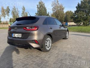 Brown Kia Ceed 2019 in Riga, with an engine capacity of 1.60 L and mileage of 97 thousand km for 6900 €, photo 5 on AUTOMOTO.COM.LV